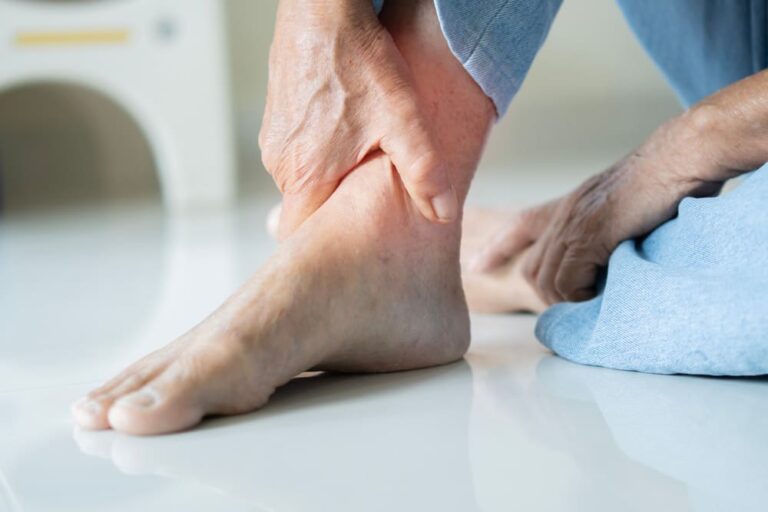 ¿Qué es la talalgia y cómo curarla en mayores?- Aiudo Servicios